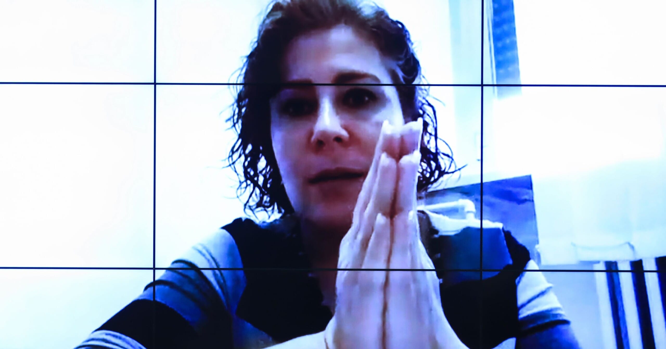 Carla Zambelli renuncia ao mandato e Câmara empossa suplente